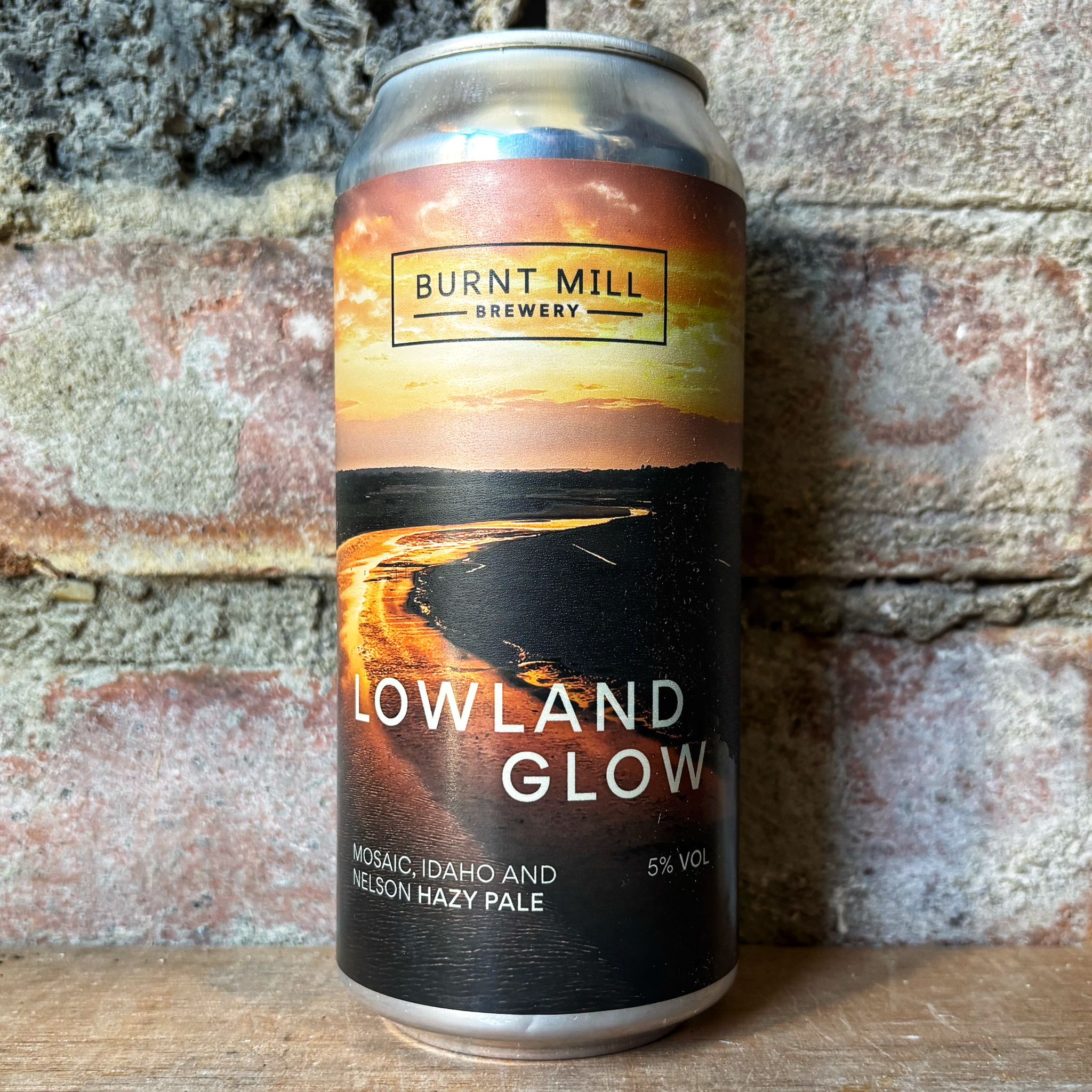Burnt Mill Lowland Glow Hazy Pale 5% (440ml) – Caps and Taps